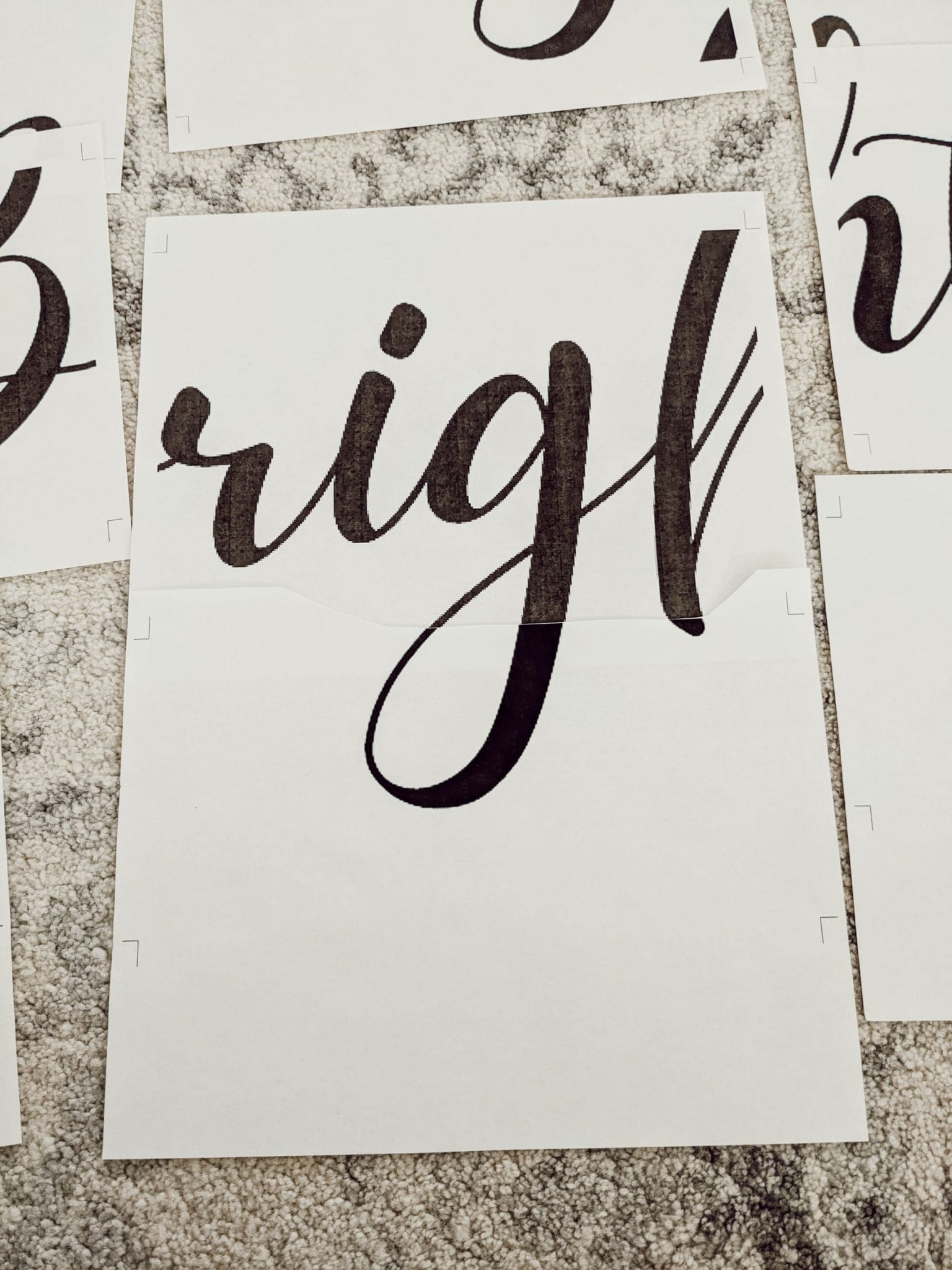 DIY Farmhouse Scroll Sign - White and Woodgrain